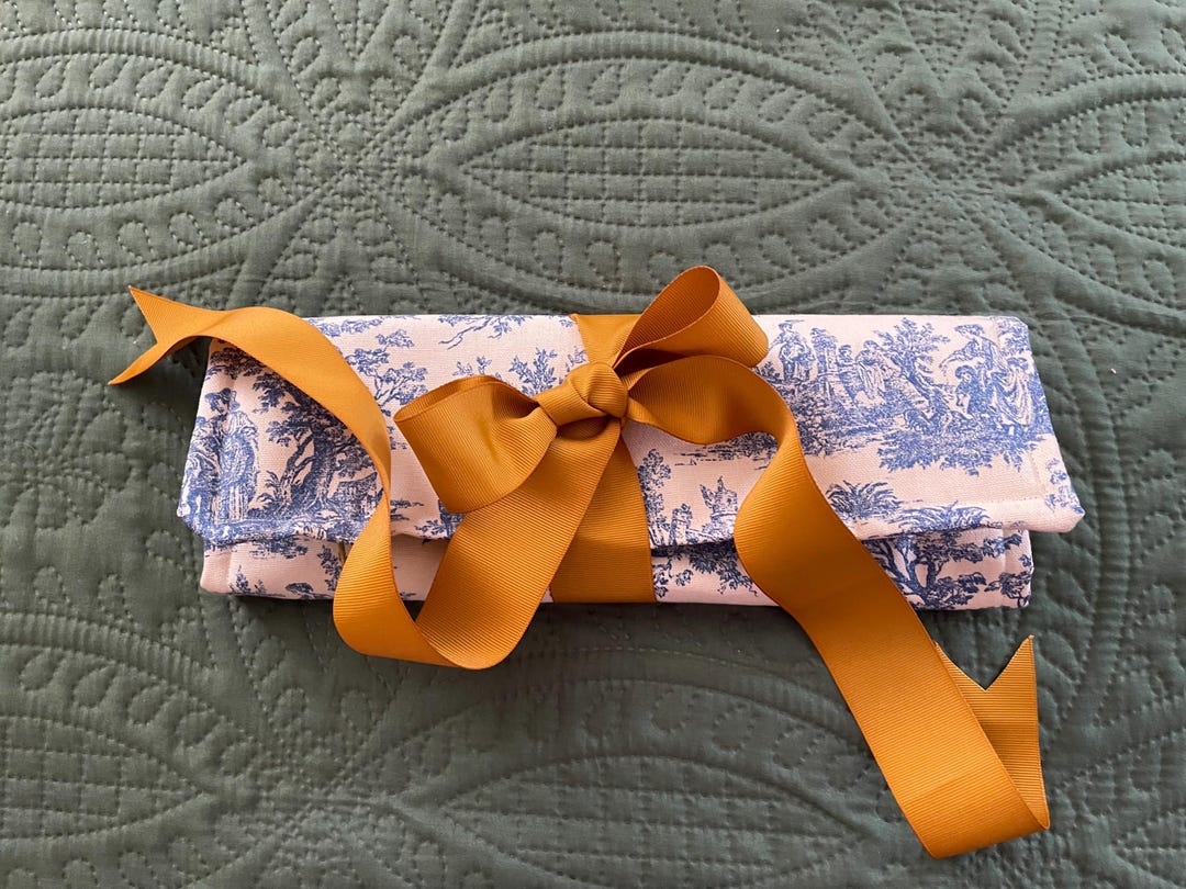 Fabulous Blue Toile Used to Make This Cute Pin Keeper, DAR, Pins ...