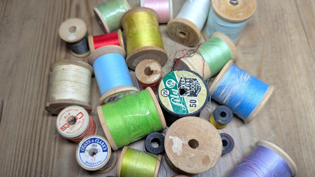 12 Random Various Sizes Mid Century Wooden Tread Spools Rainbow Thread ...