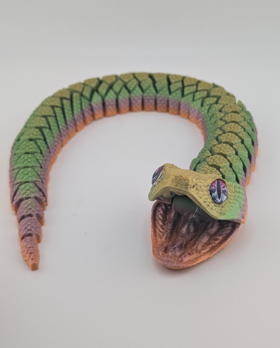 The Articulated Flexi Bush Viper – 15" Gradient Pla Snake With Glass ...