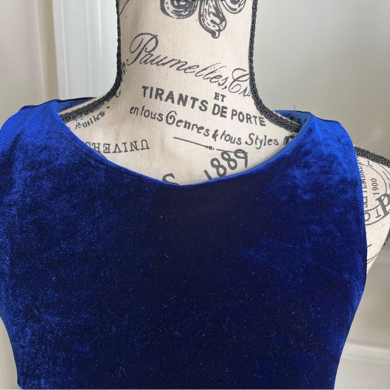Zum Zum by Niki Livas Vintage Velvet Beaded Back Cutout Evening Gown ...