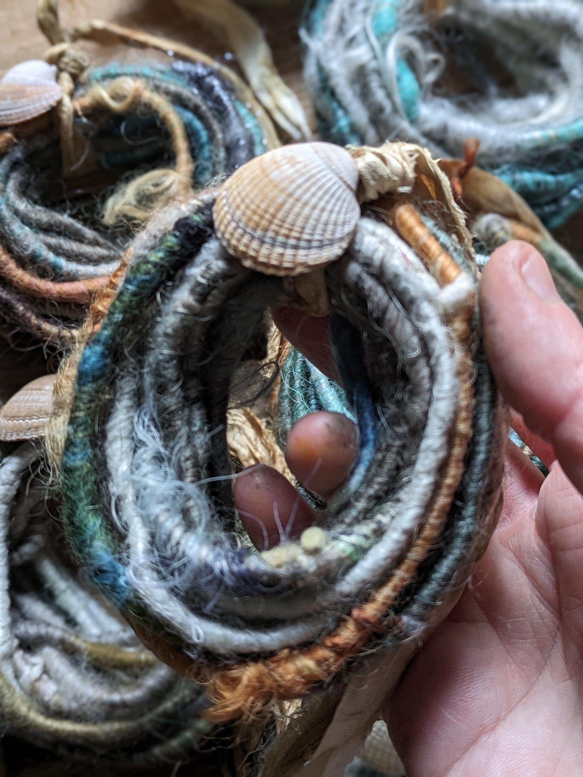 Handspun Art Yarn Bundle With Natural Sea Shell 4 Meters Weaving Wool ...