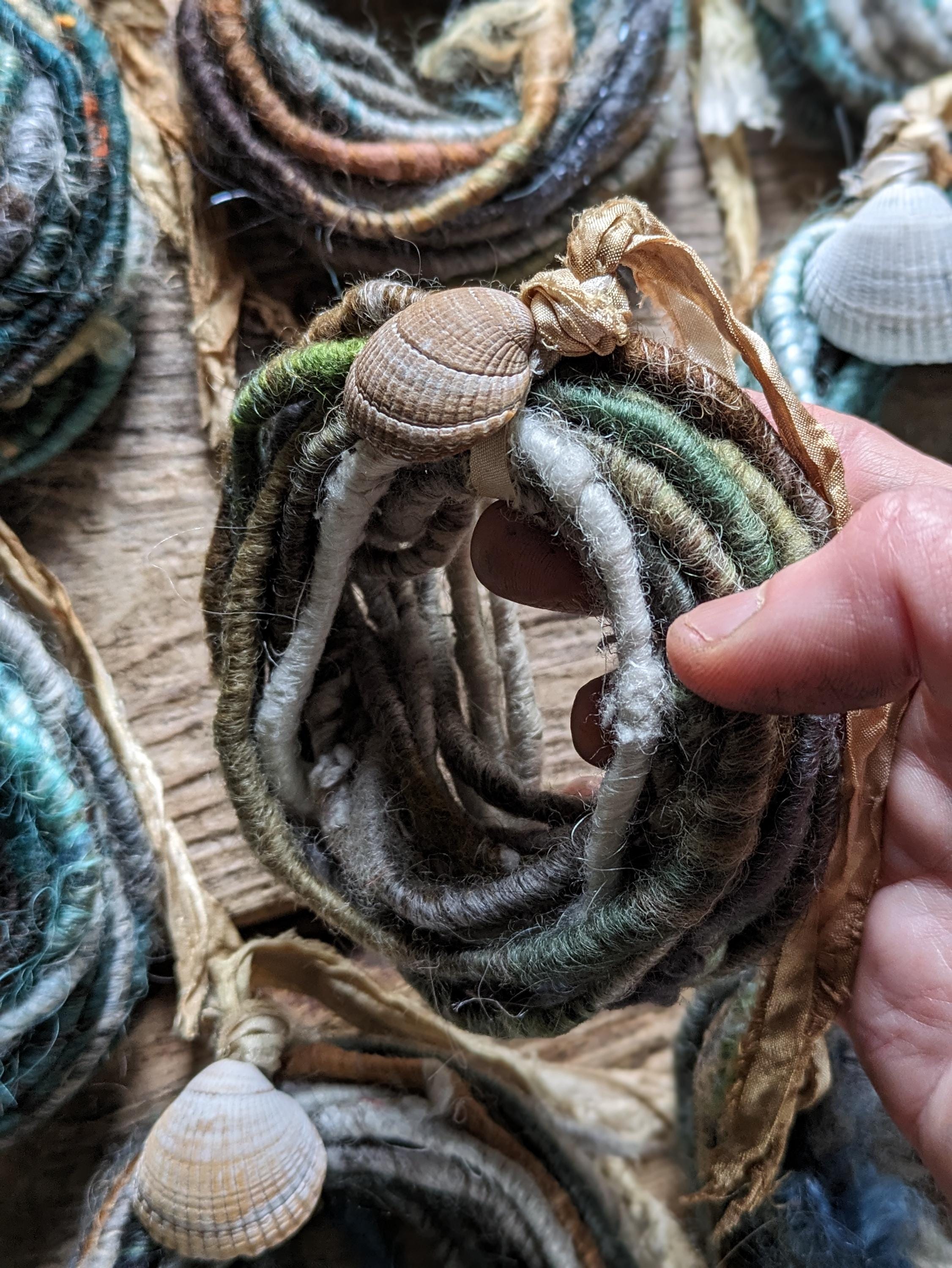 Handspun Art Yarn Bundle With Natural Sea Shell 4 Meters Weaving Wool ...