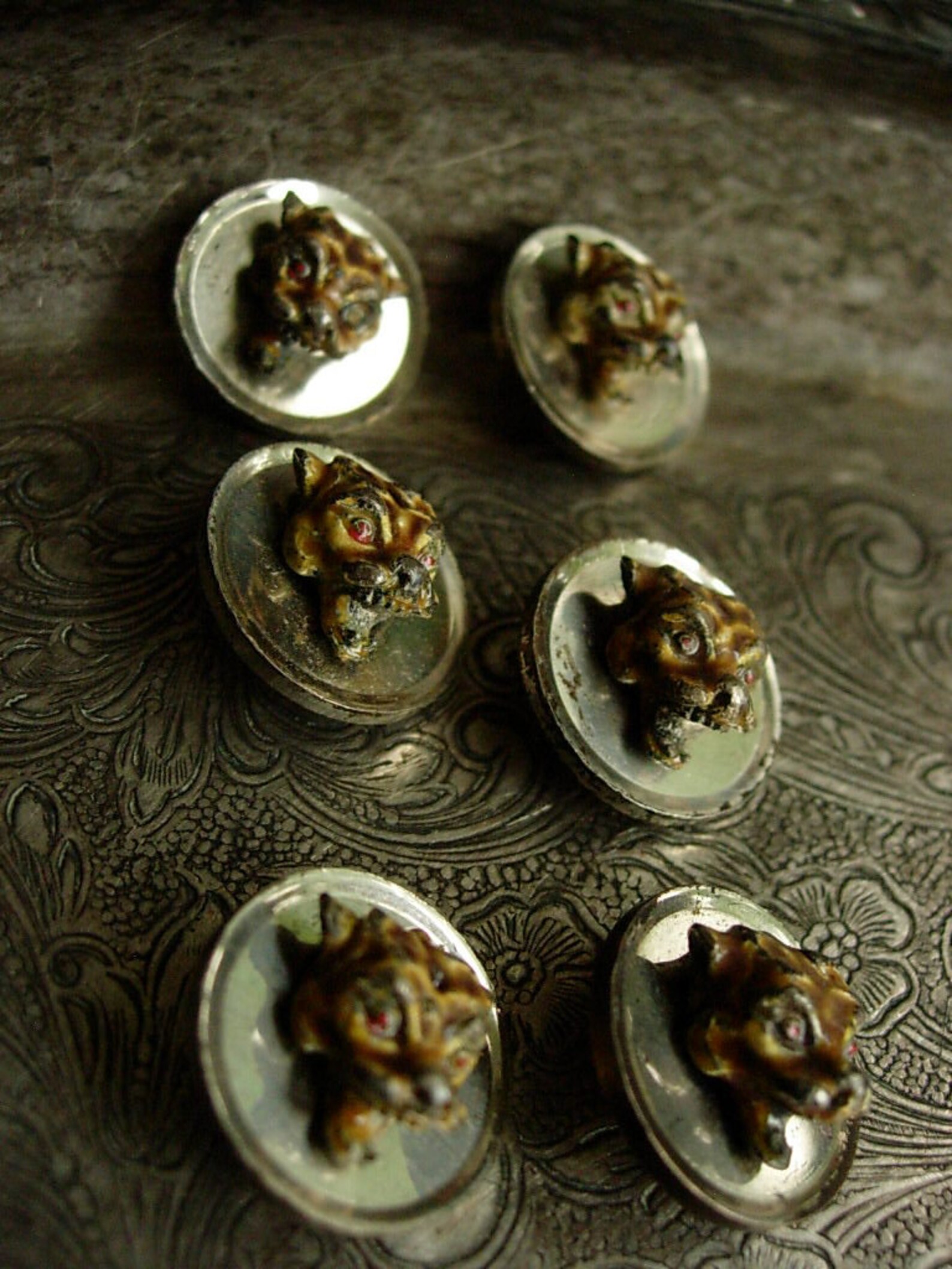 SALE Rare Auth Vintage GUCCI Tiger Enamel BUTTONS 6 Wardrobe - Etsy