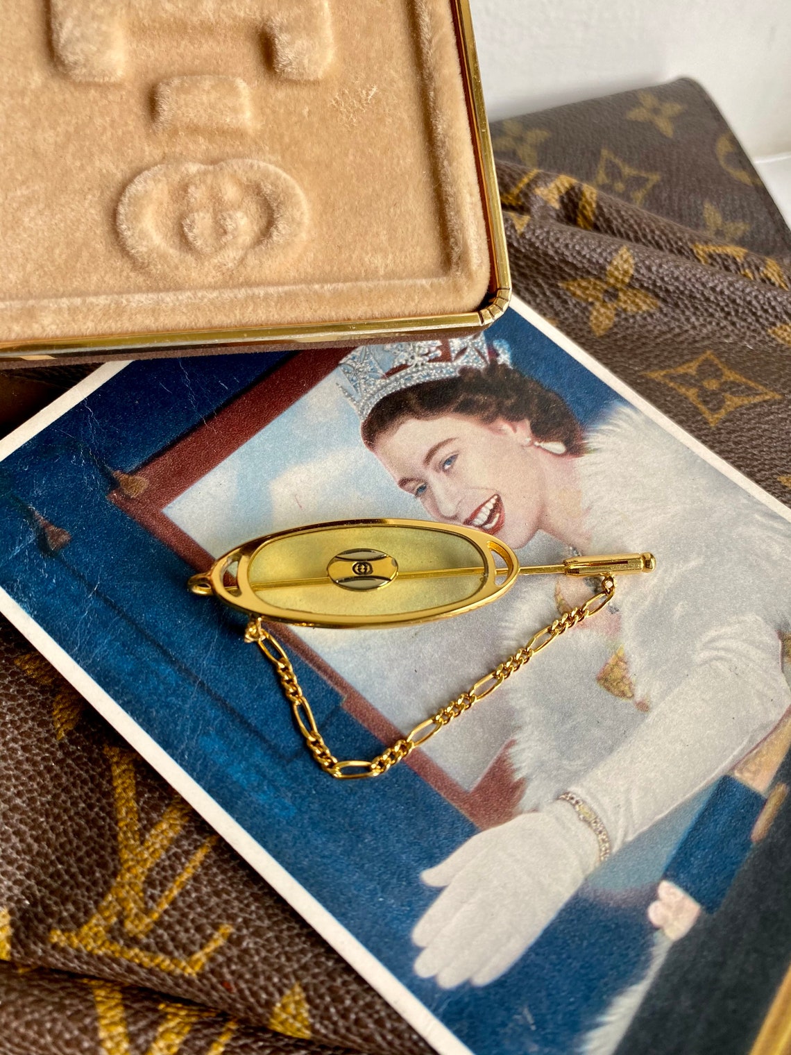 RARE Vintage GUCCI Gold and Lucite Lapel Scarf Statement PIN Brooch ...