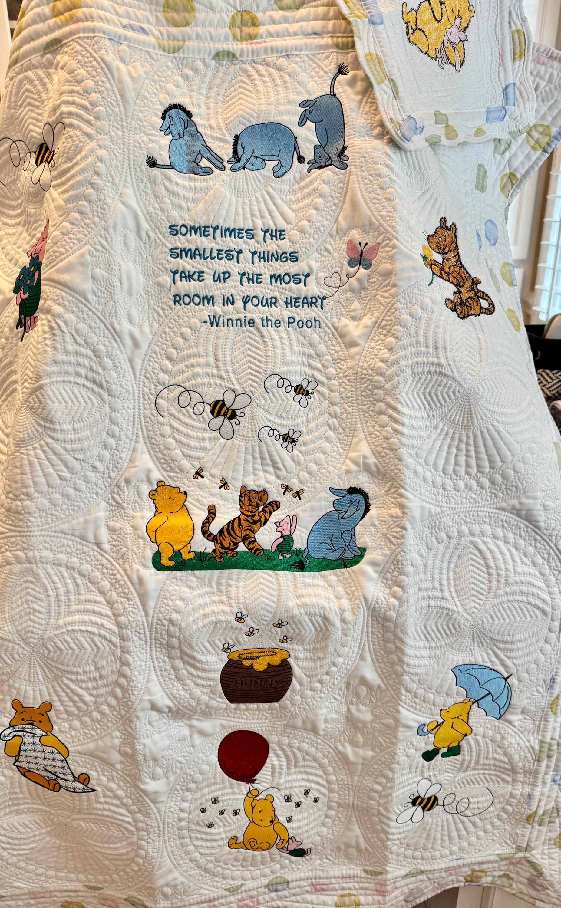 Disney Winnie The Pooh Queen