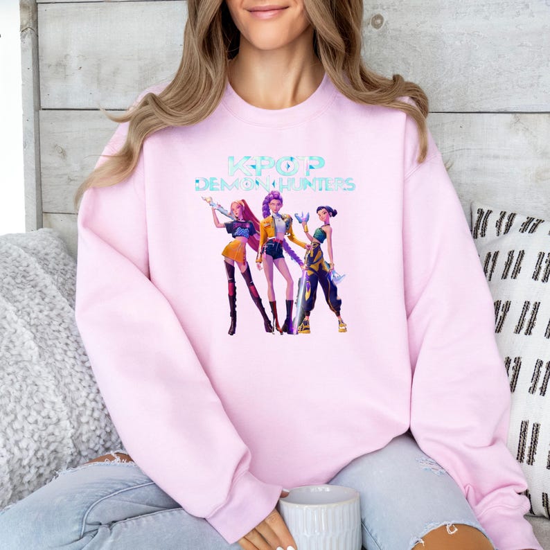 Kpop Demon Hunters Halloween Huntrix Heroic Poses Group Shot T-shirt ...