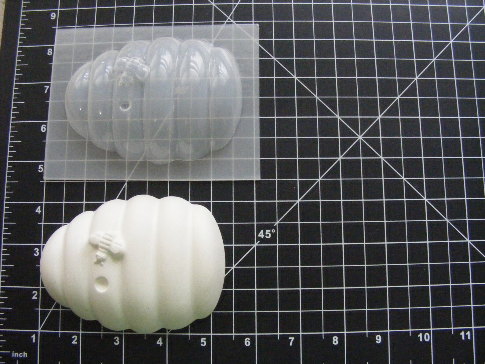 Beehive & Bee Mold - 4.30" Plastic Mold | Soap Mold | Resin Mold ...