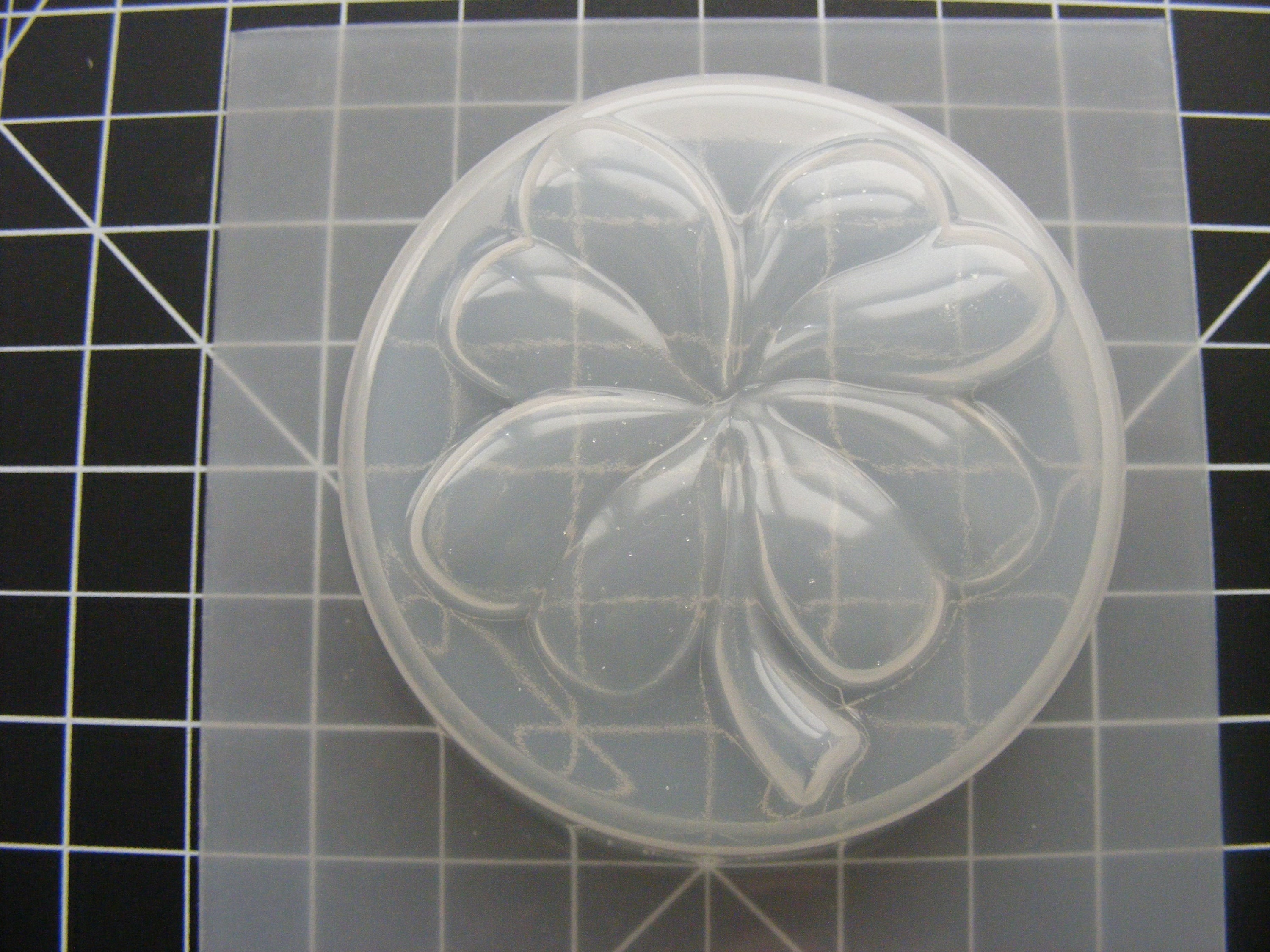 Four Leaf Clover Puck Mold Plastic Mold for Bath Bombs | Etsy