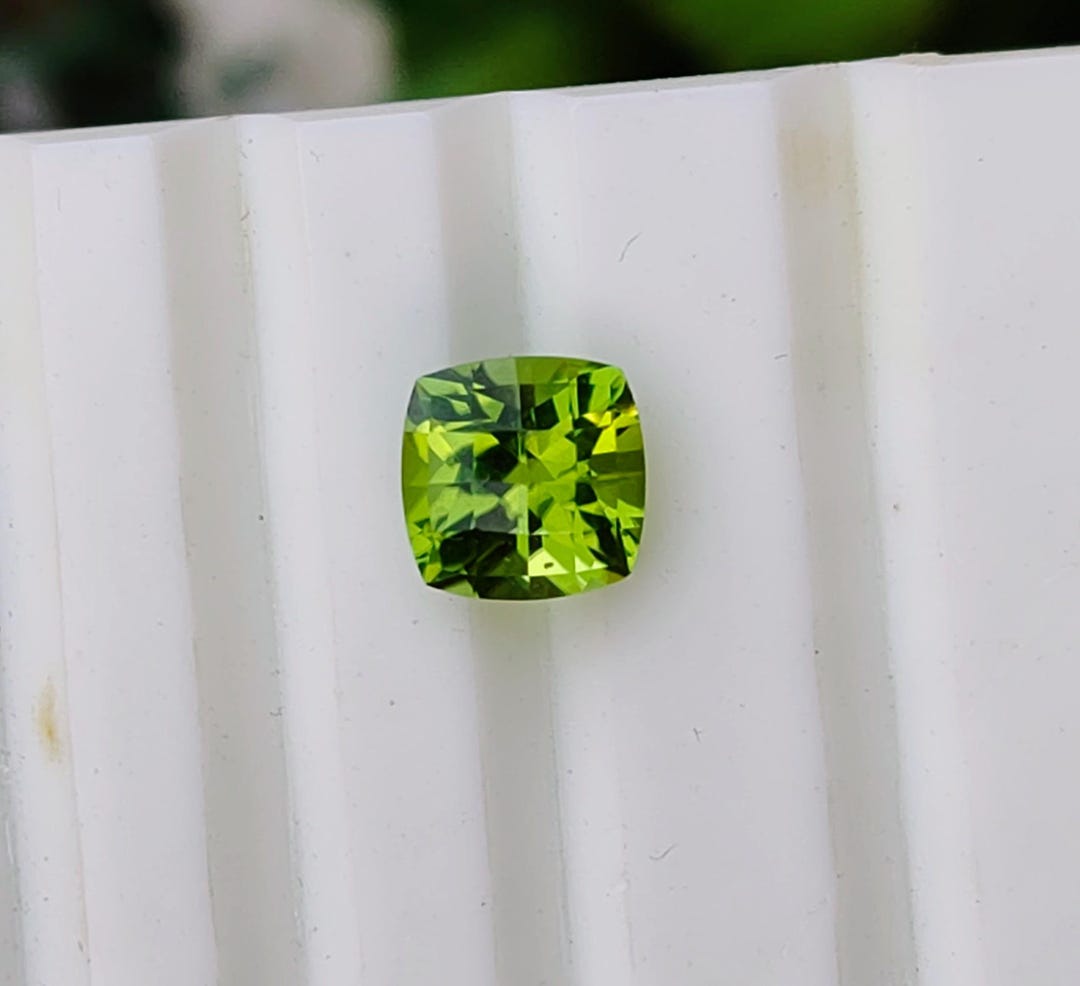 African Natural Lime Green Peridot Gemstone - Carat Weight 1.10-MM 6×6 ...