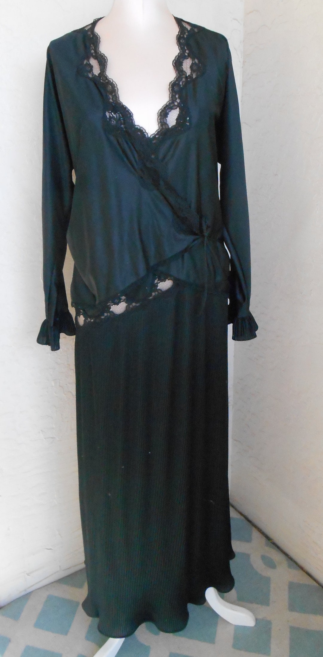 Black Negligee Night Gown and Robe Interludes by Cira Size Small Nylon ...