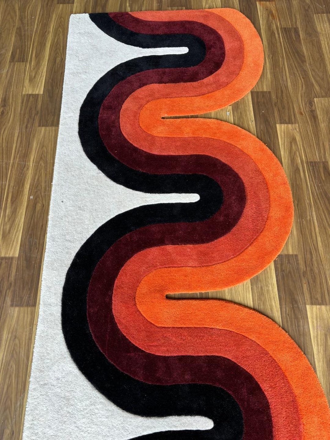 Hand Tufted Scallop Pattern Runner Rug Irregular Shape Hand Tufted Rugs ...