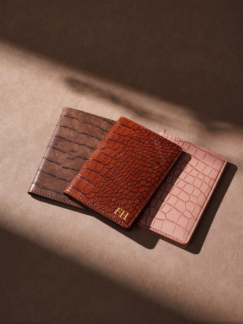 Personalized Crocodile Texture Passport Holder & Luggage Tag Set ...