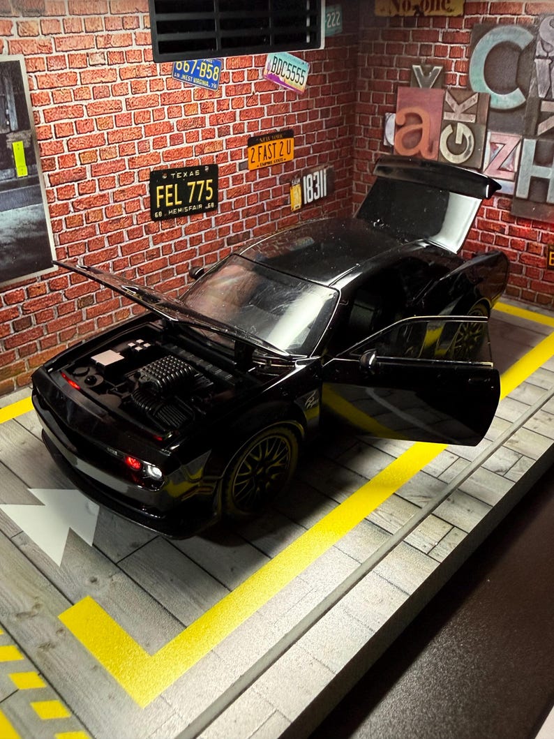 1/32 Dodge Challenger SRT Hellcat Licenced Racing Toy Car Model Diecast ...