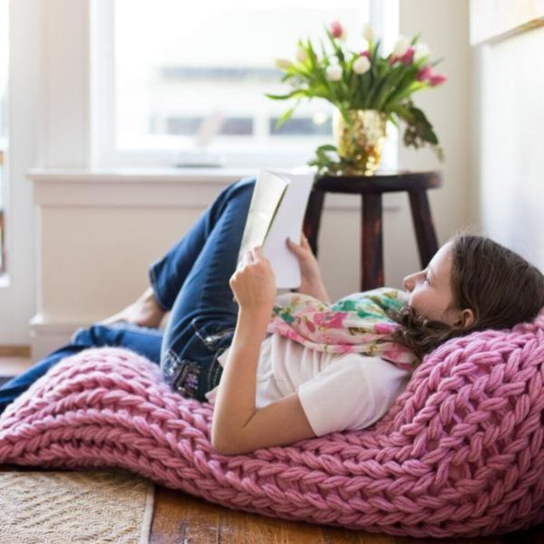 Lazy Lounger Arm Knit Pillow Pattern - Etsy