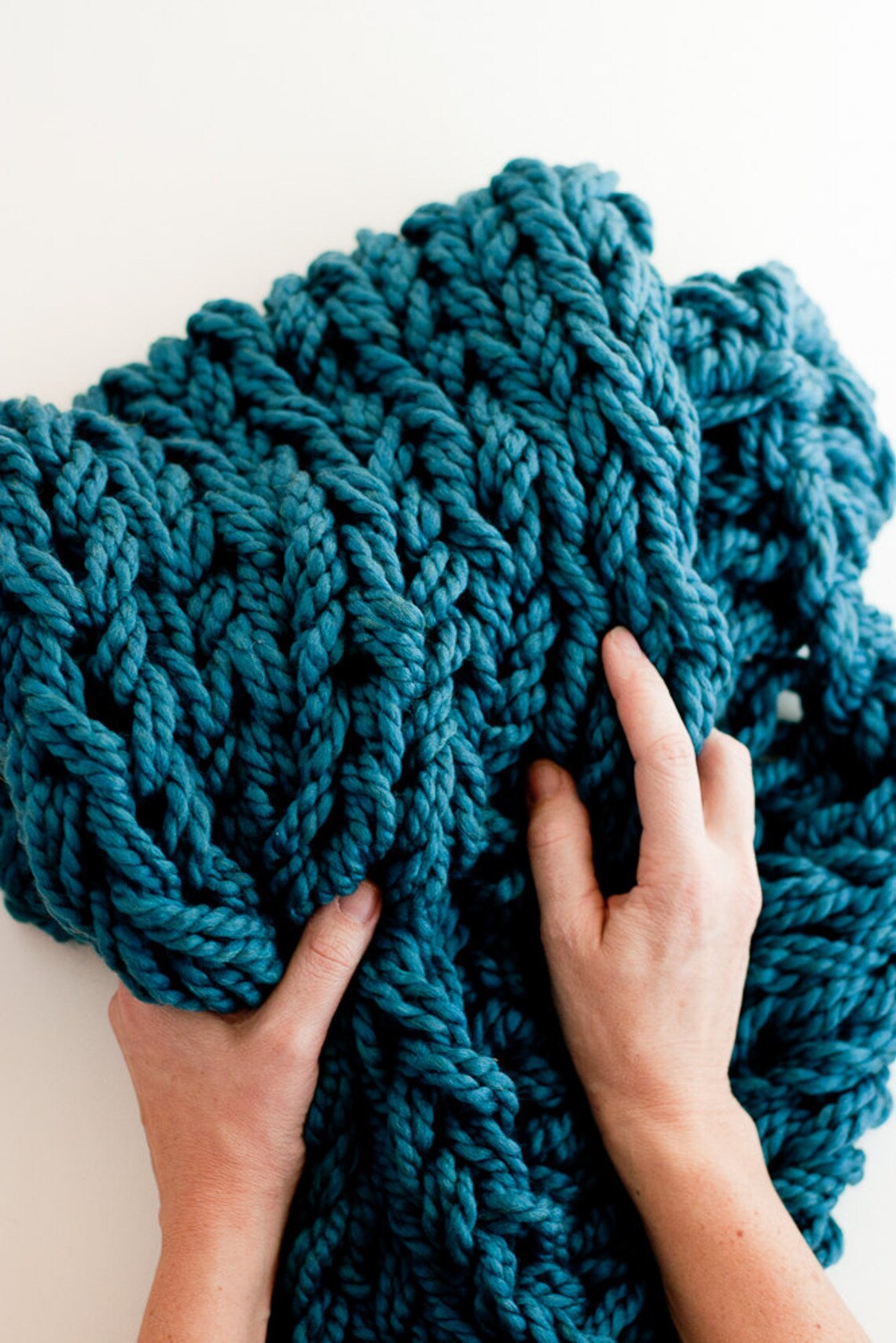 Arm Knitting How-to PDF: A Step-by-step Photo Tutorial - Etsy UK