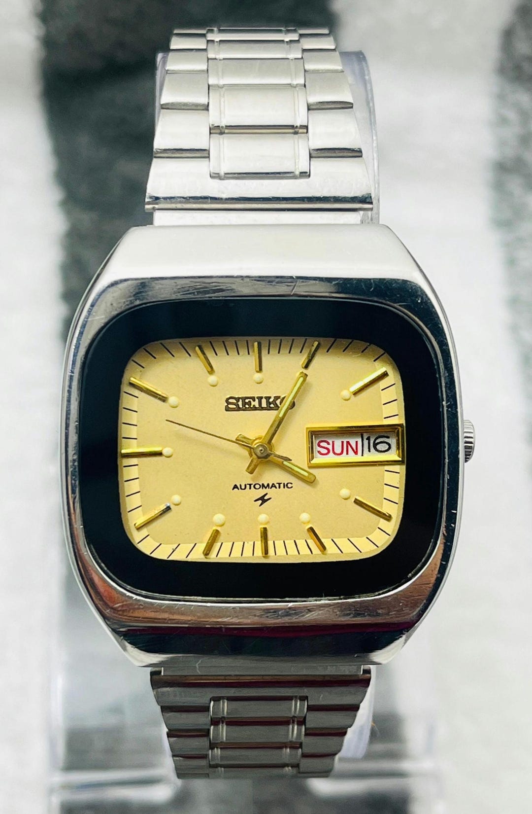 Vintage Seiko Automatic Watch | Square Face Golden Dial Day-date, 17 ...
