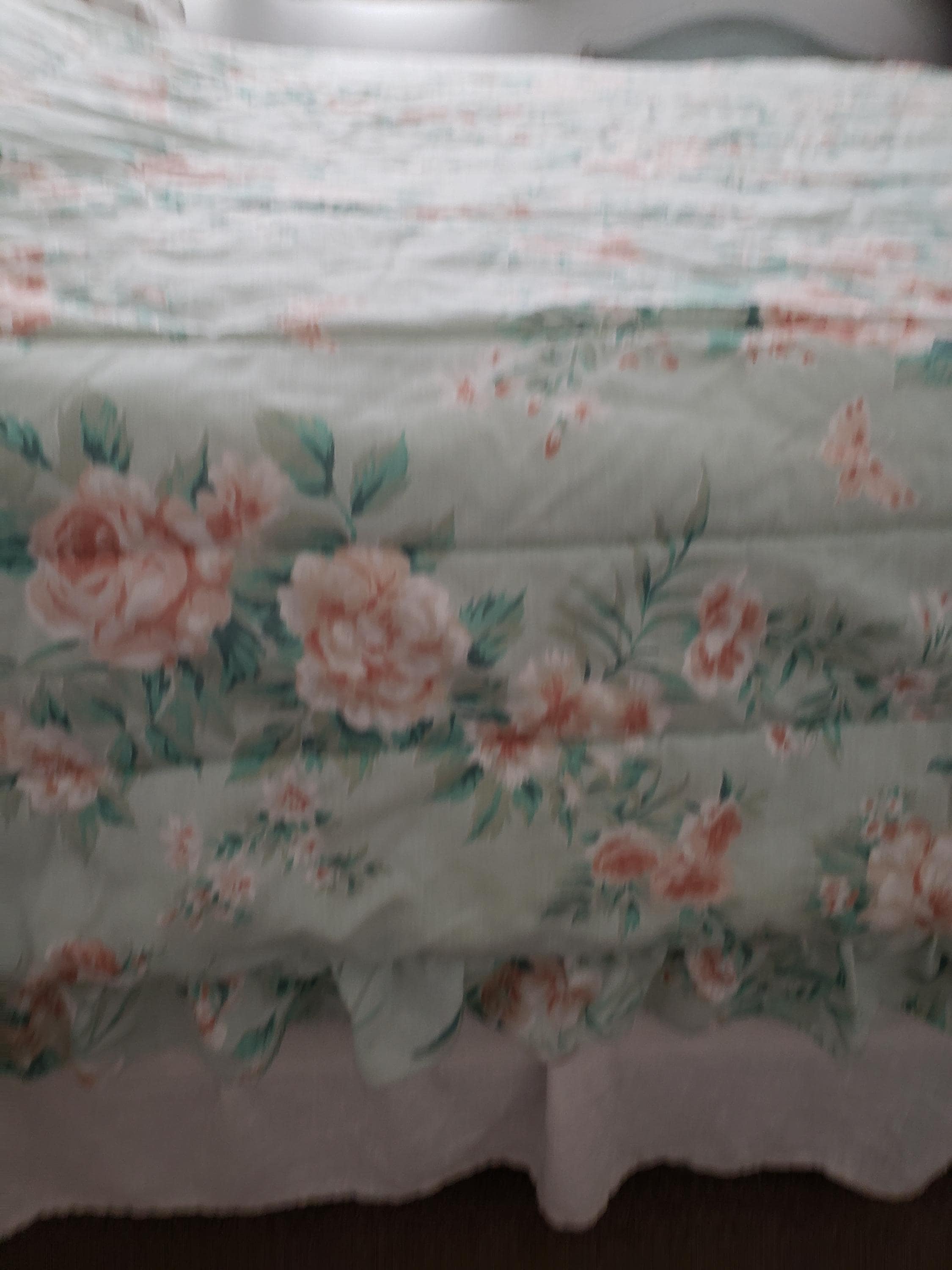 Vintage Granny Chic Shabby Green Cabbage Rose Ruffled Edge Queen ...