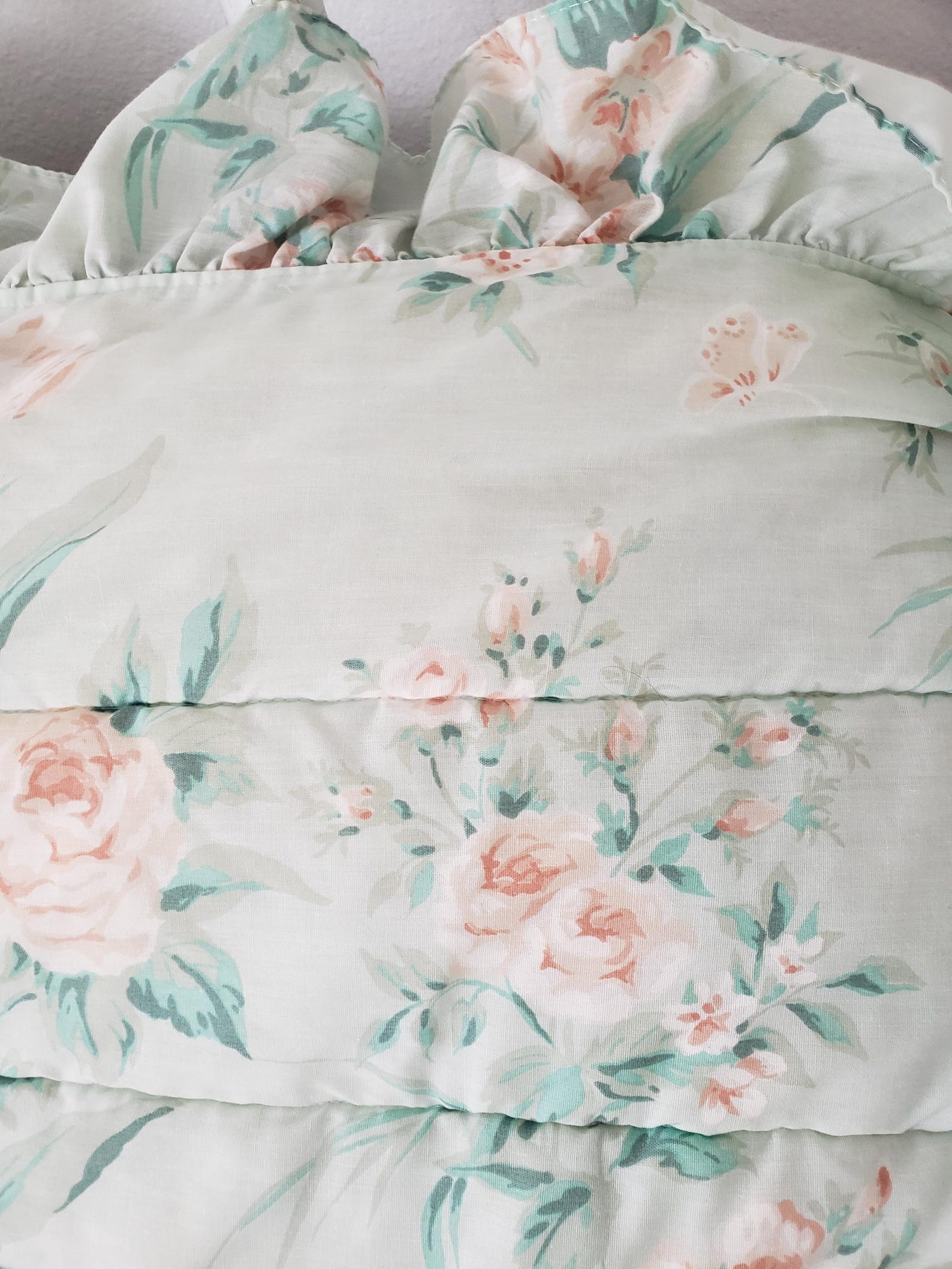 Vintage Granny Chic Shabby Green Cabbage Rose Ruffled Edge Queen ...