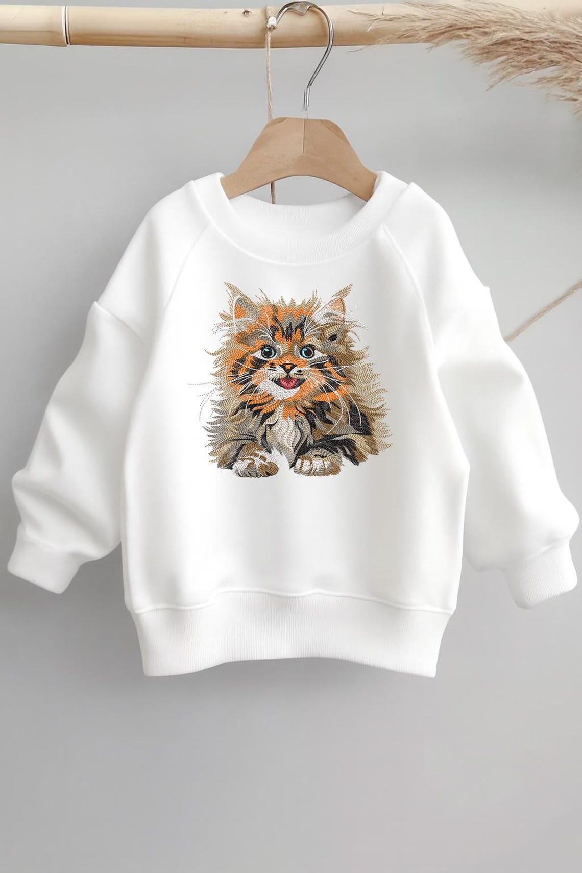 Realistic Fluffy Cat Embroidery Design | Kitten PES DST File (digital ...