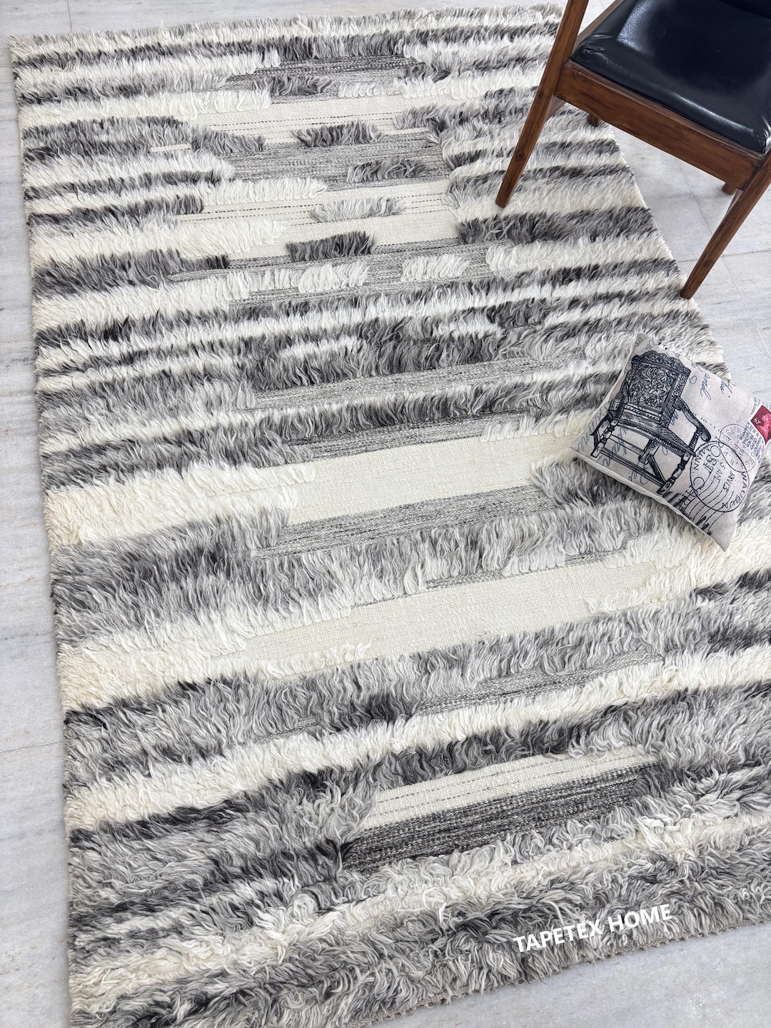 Fluffy Handwoven Wool Rug in Cream & Grey, Modern Capet, Hand Knotted ...