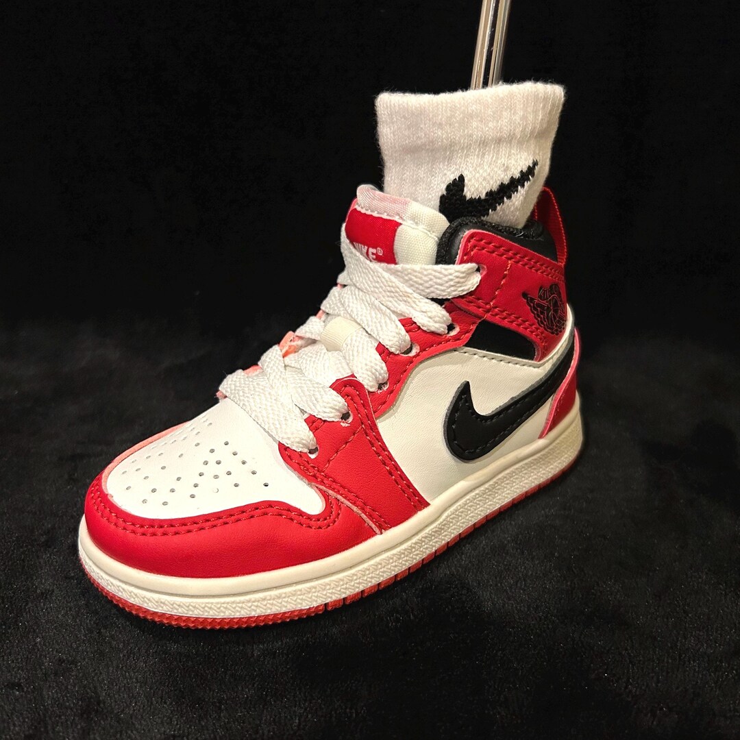 Sneaker Putter Cover: Chicago 1 OG (white Laces + Sock Collar) - Etsy