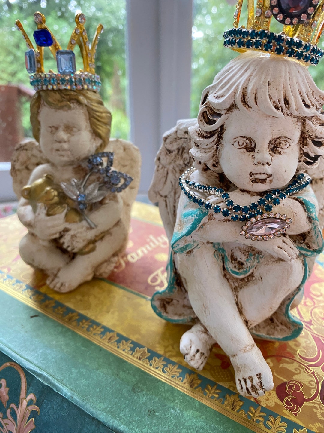 Small Shelf Filler Cherubs. A Pair of Crowned Cherubs With Vintage ...
