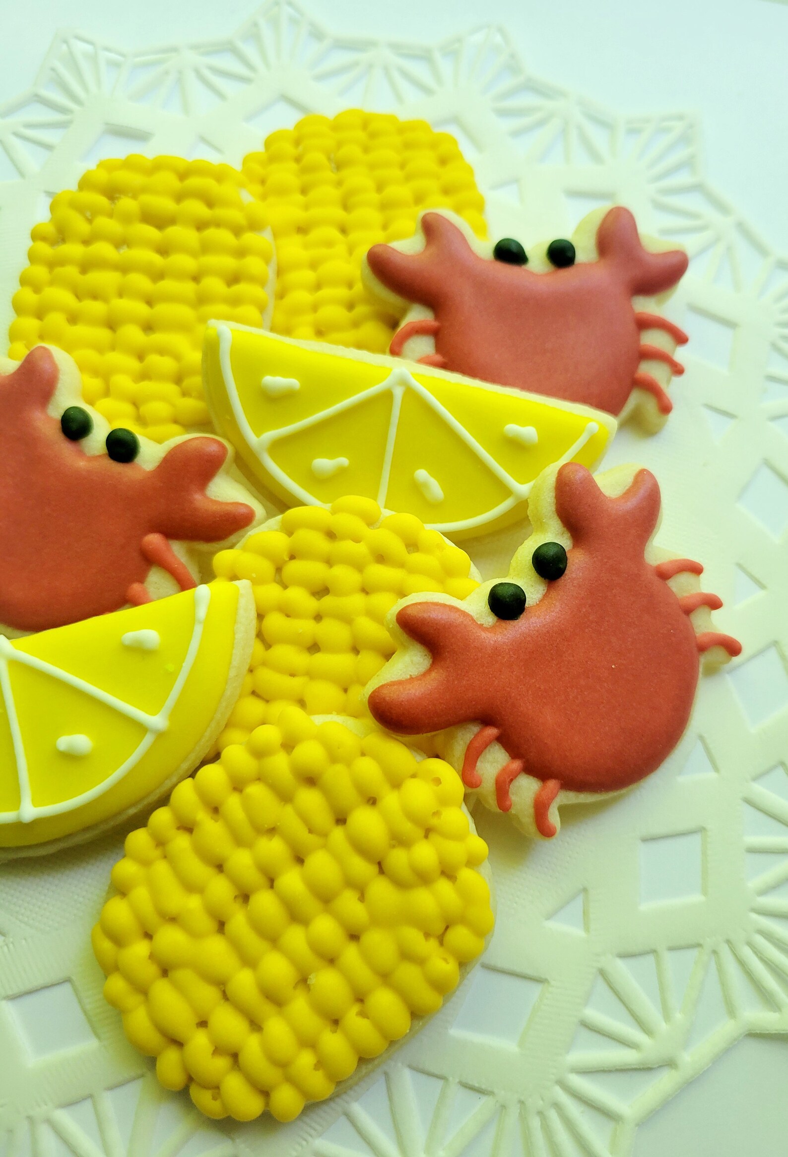 Mini Crab Bake Sugar Cookies - Mini Crab, Corn Cob and Lemon Cookies ...
