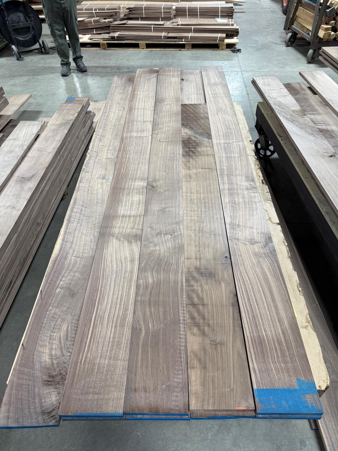 Quarter Sawn Walnut Sawn Veneer Blanks – 4mm Thick – Sanded Both Sides ...