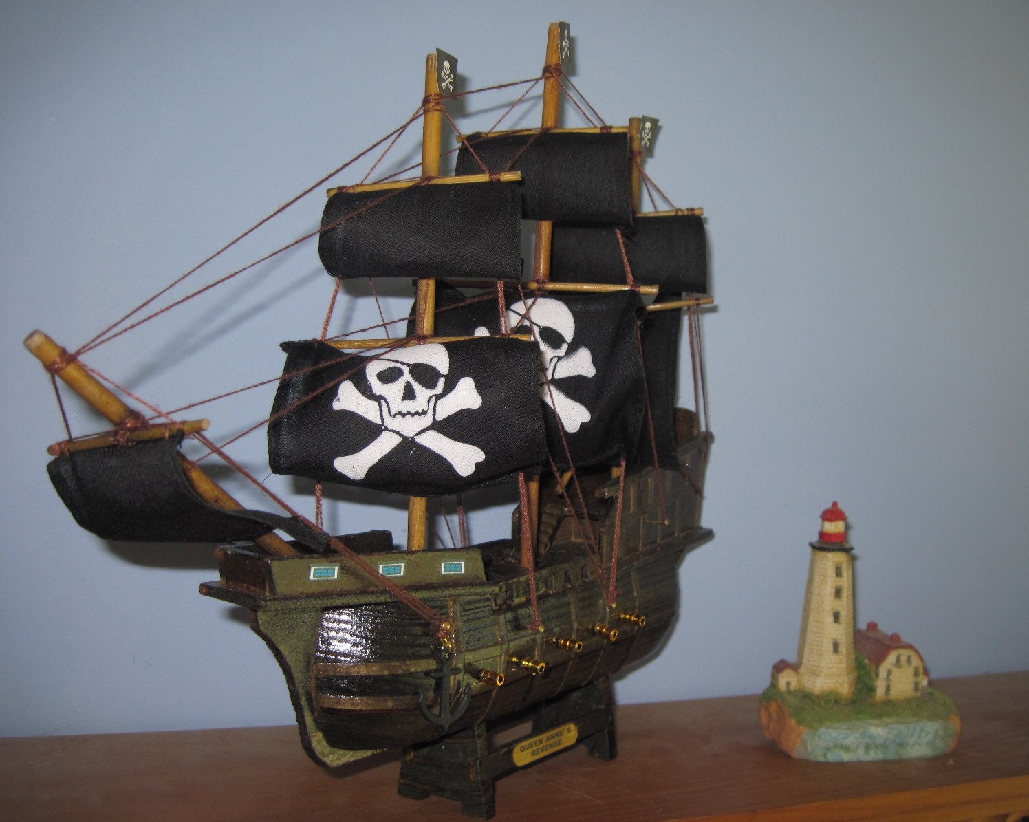 Wooden Ship Model PIRATE SHIP With Jolly Rogers 13 Long FULLY Assembled ...