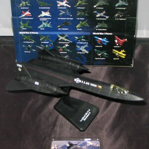 Lockheed SR-71 BLACKBIRD Reconnaissance Jet Airplane SMITHSONIAN Model ...