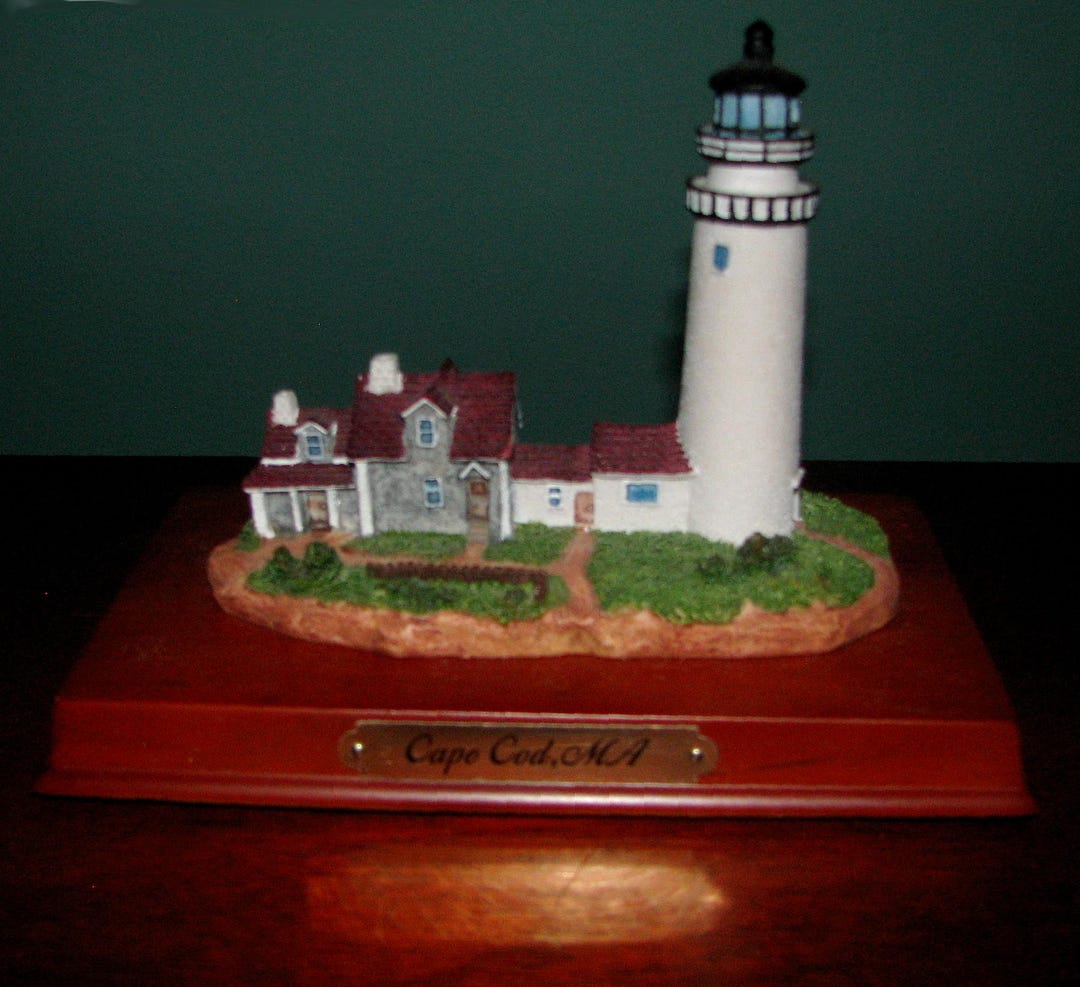 Cape Cod HIGHLAND LIGHTHOUSE Premier Lighthouse Fine Model on Cherry ...