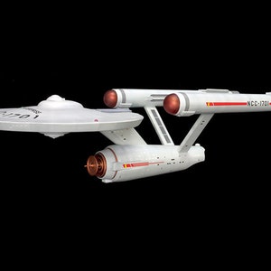 Classic Star Trek TOS USS Enterprise NCC-1701 1:650 Scale Model Kit ...