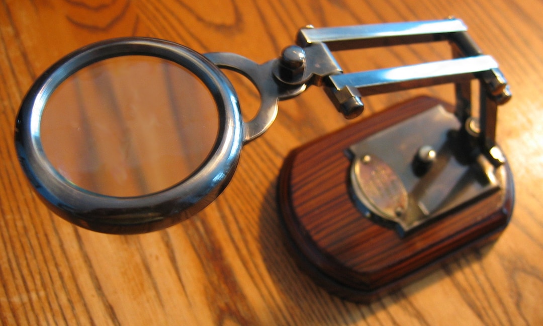 Reproduction of an 1814 LONDON Magnifying Glass on Stand in Antiqued ...