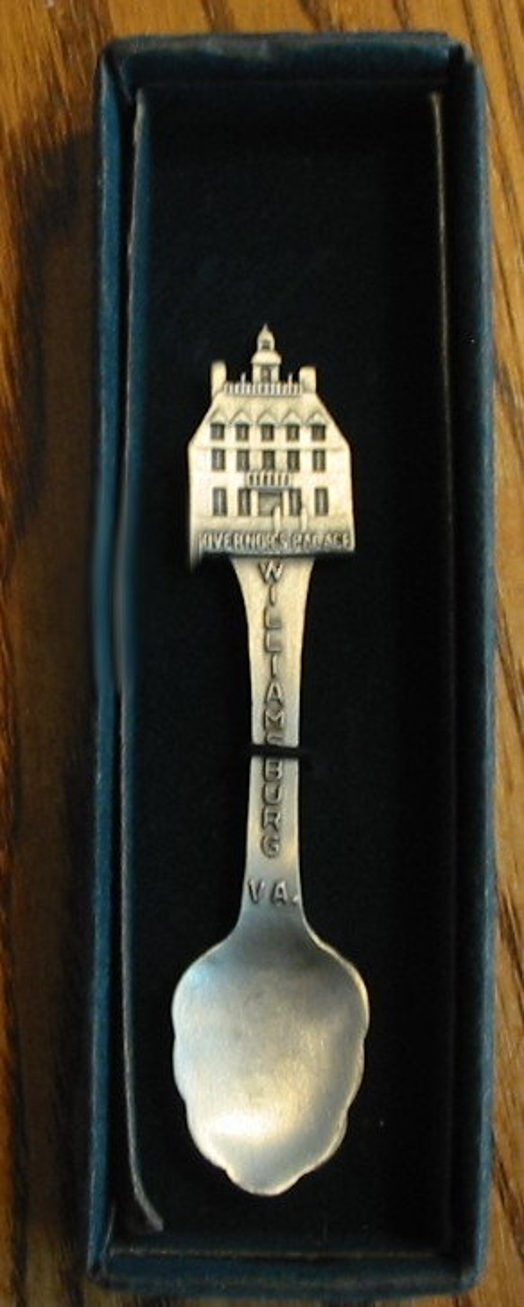 COLONIAL WILLIAMSBURG Governor's Palace Pewter Collector's Spoon in ...