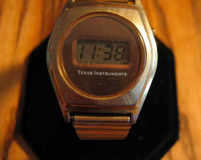 1970s Vintage Original Texas Instruments TI3H LCD QUARTZ Digital Watch ...