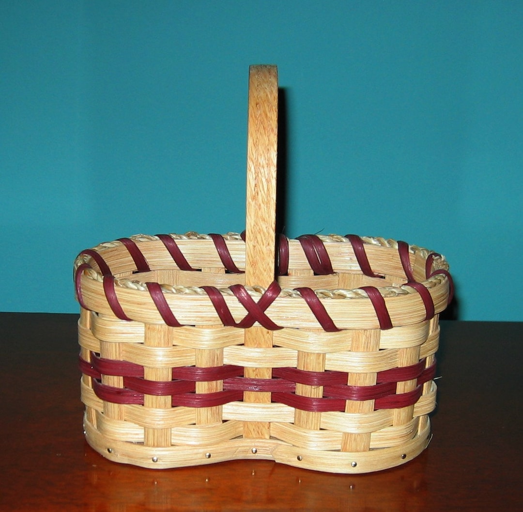 Signed AMISH Small Market Basket W/handle 7" by Mrs. Lizzie Hershberger ...