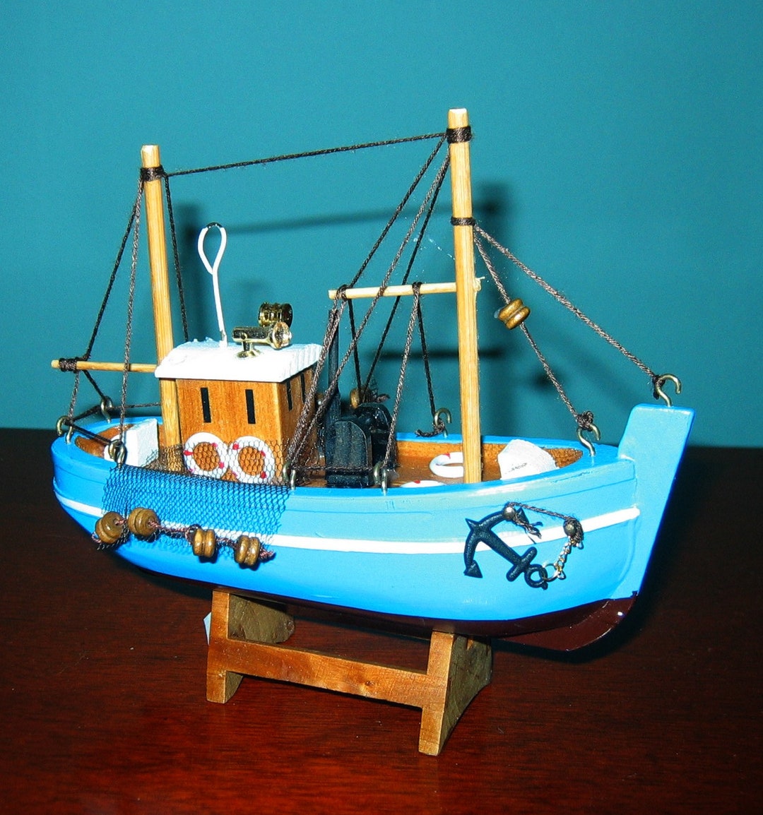 Wooden FISHING BOAT Model Trawler Ship 6" Long- Fully Assembled- Blue ...