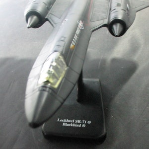 Lockheed SR-71 BLACKBIRD Reconnaissance Jet Airplane SMITHSONIAN Model ...
