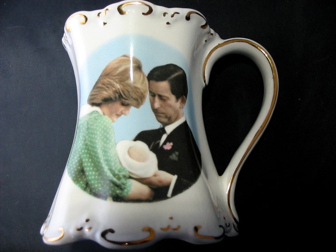 St. George Bone China "annoucement of the Birth of Prince William" Mug ...