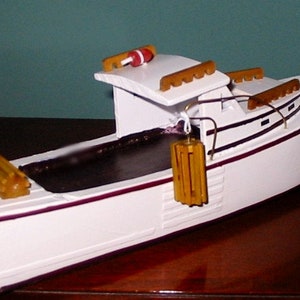 Wooden MAINE Large LOBSTER BOAT Model 12" Long- Fully Assembled Nice ...