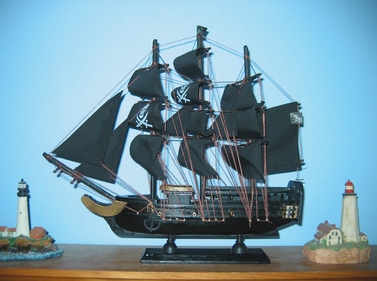 Wooden Ship Model PIRATE SHIP With Jolly Rogers 13" Long FULLY ...