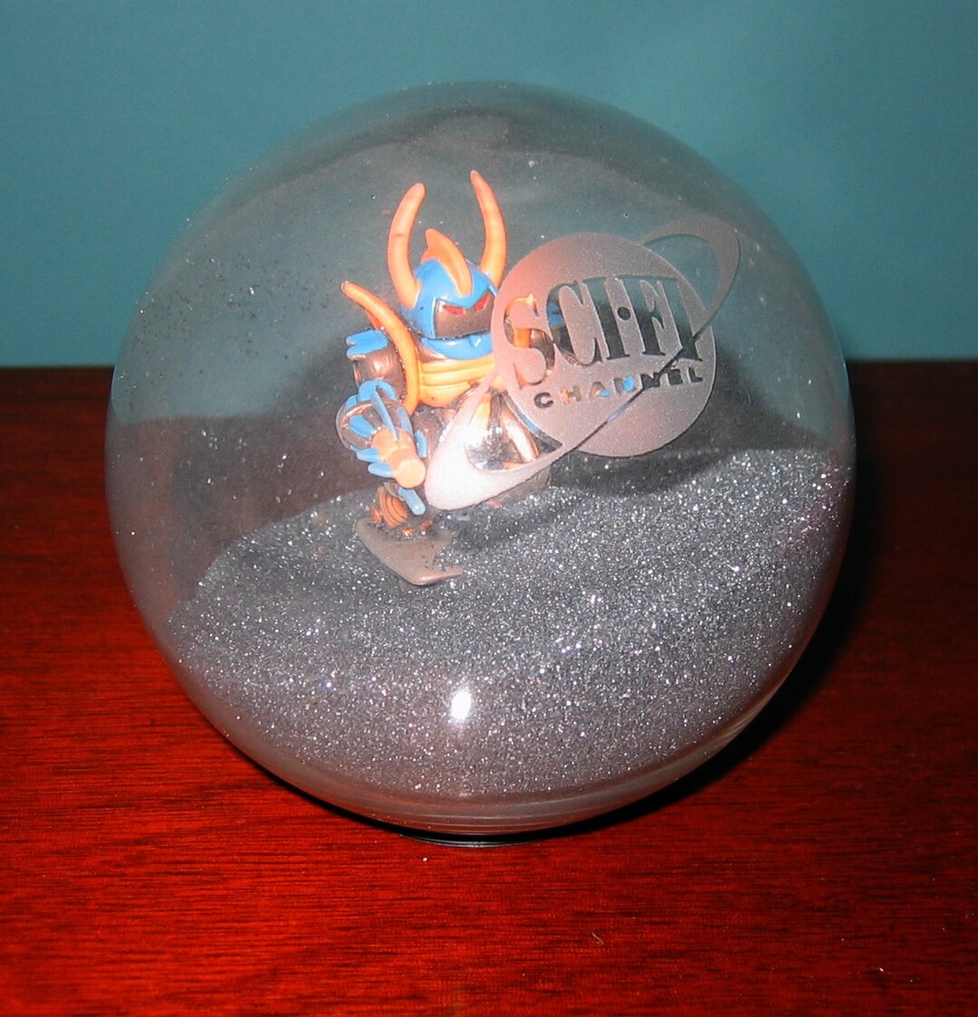 Vintage SCI FI CHANNEL Television Snow Globe Dome of Alien Battle Bot W ...