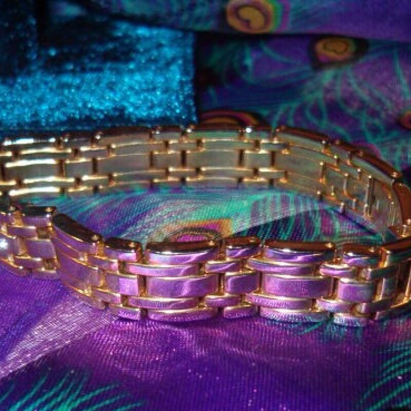 Latch Bracelet - Etsy