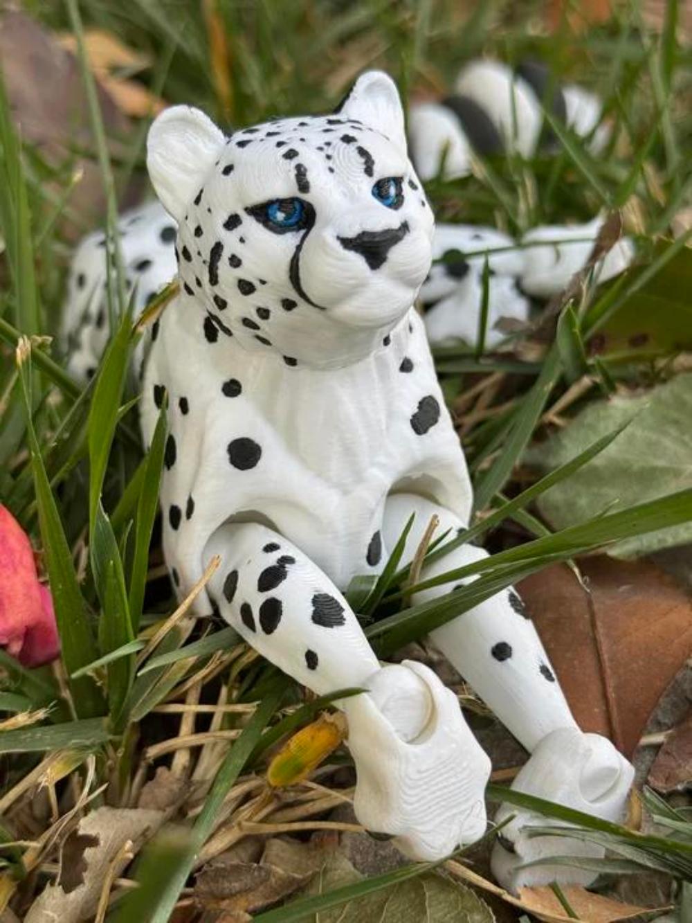 Poseable 3D Printed Snow Leopard – Wildlife Art for Home & Office Decor ...