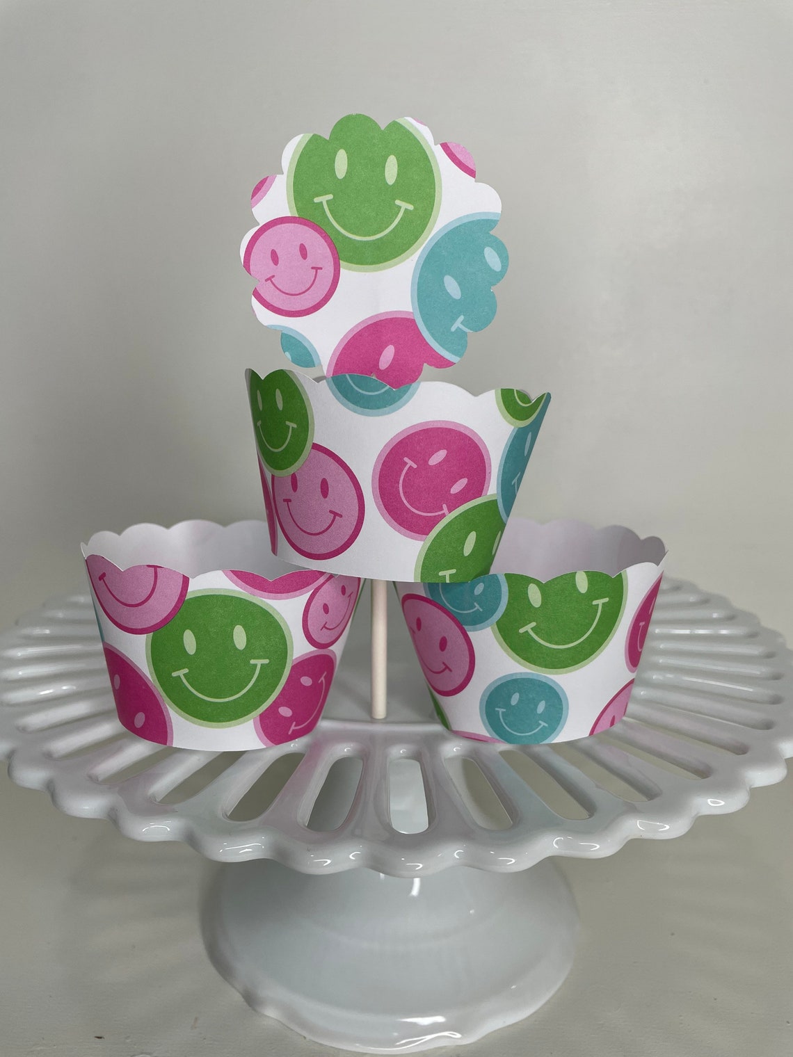 Smiley Face Pink Green Blue Wrappers , Emoji Cupcake Wrappers, Groovy ...