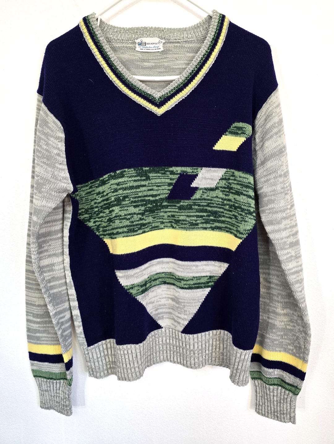 Vintage KMART Men's L Acrylic Sweater! V Neck, Fantastic Abstract ...
