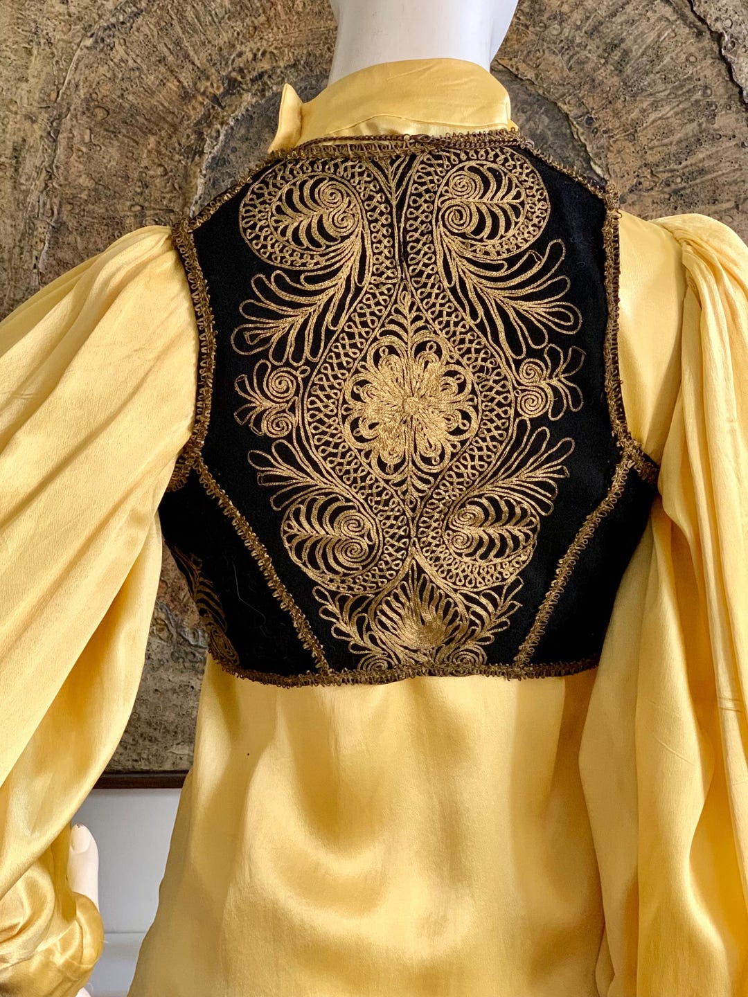 Antique Turkish Bohemian Vest // Gold Metal Zardozi Embroidery ...