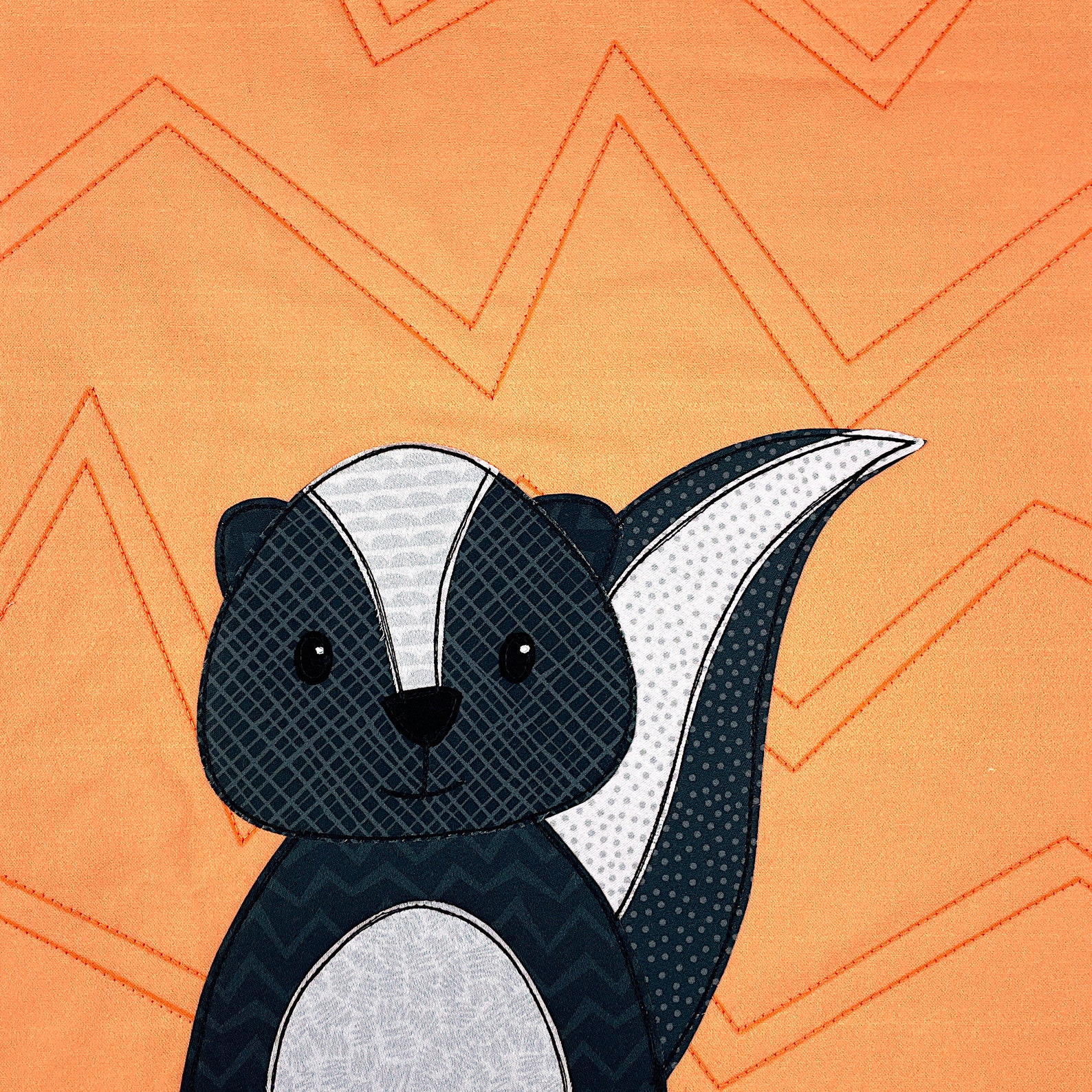 Scarlett Skunk Applique Quilt Pattern: Easy Quilt-as-you-go (digital ...