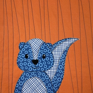 Scarlett Skunk Applique Quilt Pattern: Easy Quilt-as-you-go (digital ...