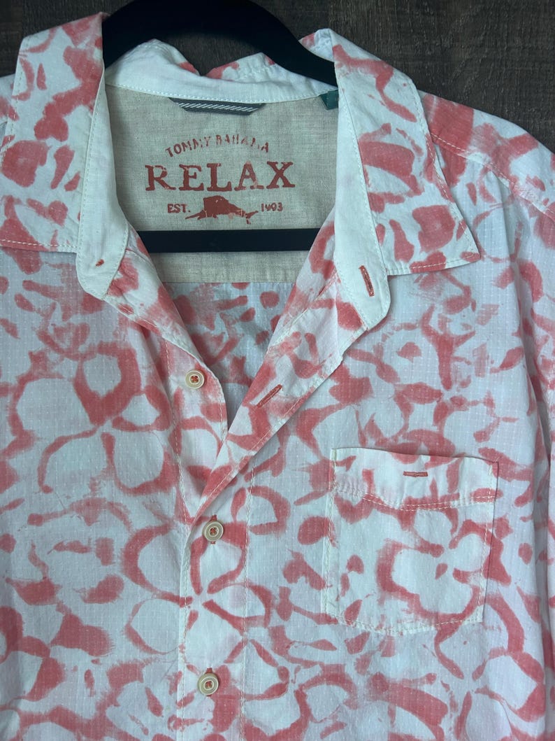 Tommy Bahama Relax Men’s Button-up Shirt – Coral & White Pattern – Size ...